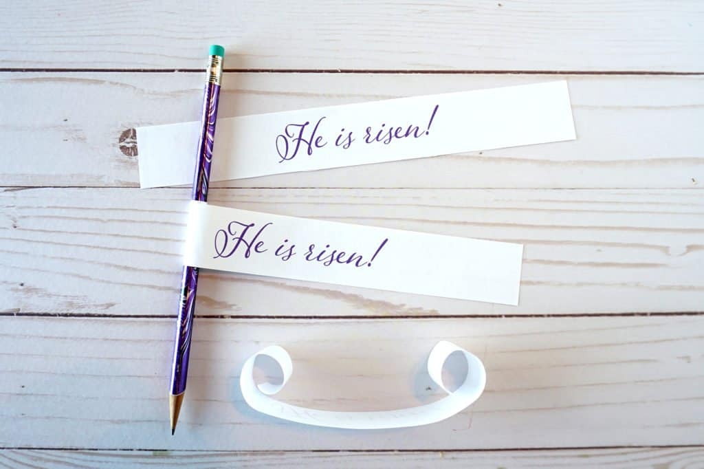 A Simple Easter Cross Craft to Decorate Your Home | Divine Creative Love